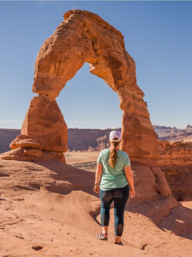 How to Hike to Delicate Arch in Arches National Park Story - Divergent ...