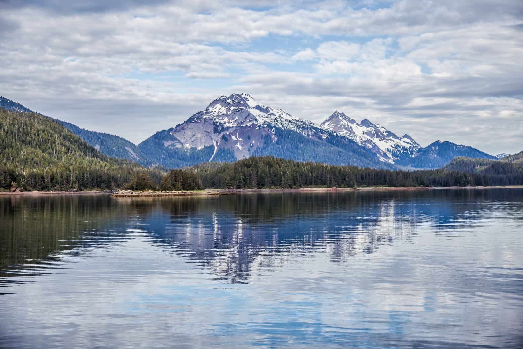 21 Alluring Things to do in Alaska (For First Time Visitors!)